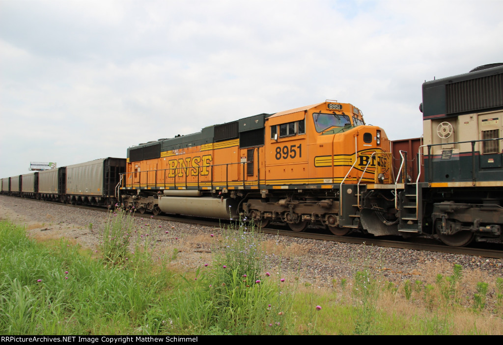 BNSF 8951